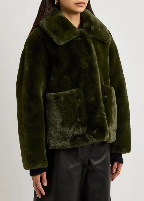 Jakke Traci Faux Fur Jacket In Dark Green - 70% Off | Editorialist